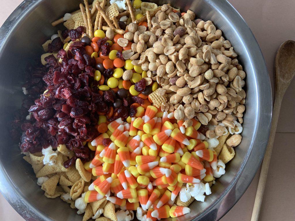 Thanksgiving Snack Mix + Gift Tag Printable – Subscription Box Kids